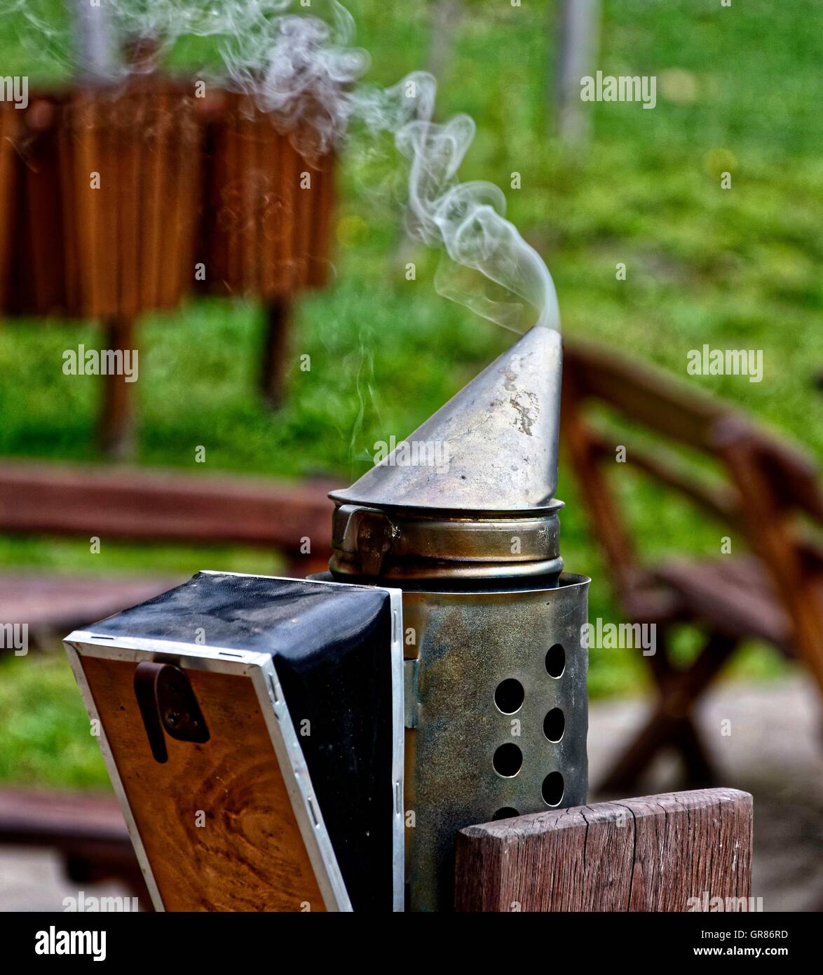 Smoker objects hi-res stock photography and images - Alamy