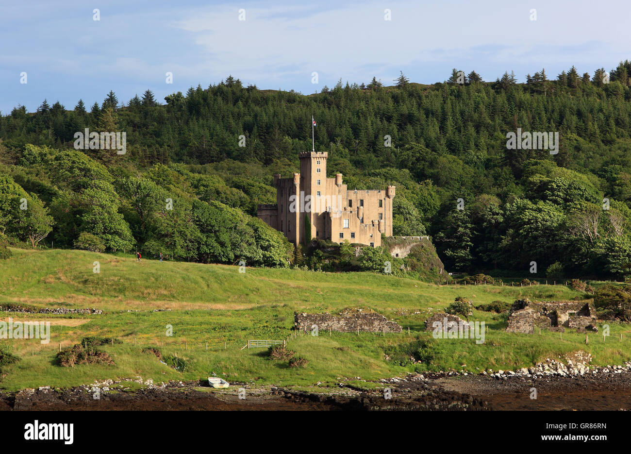 Scotland, the Inner Hebrides, Isle of Skye, Duirinish peninsula ...
