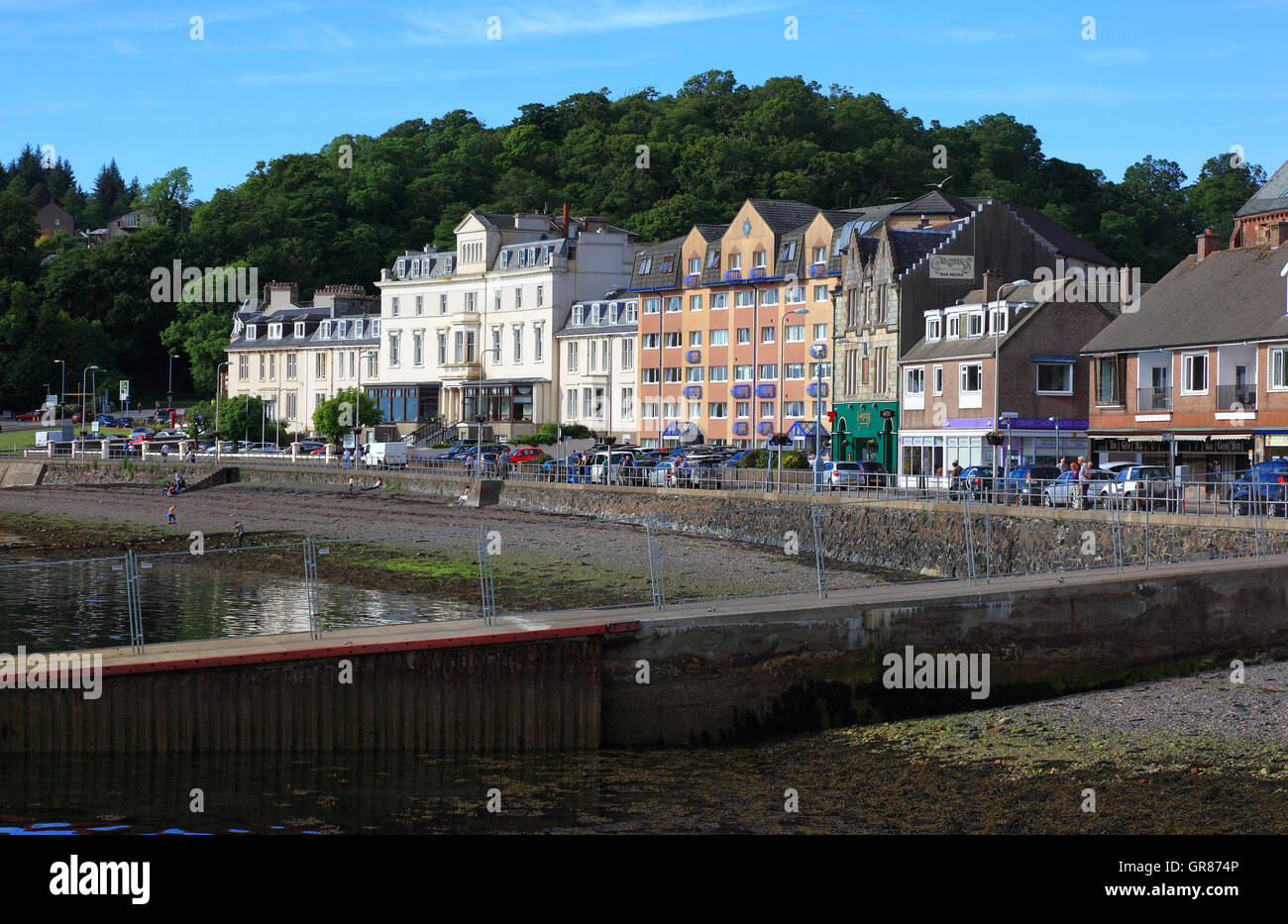 Scotland, Oban city, look at the houses in the Waterfront Stock Photo ...