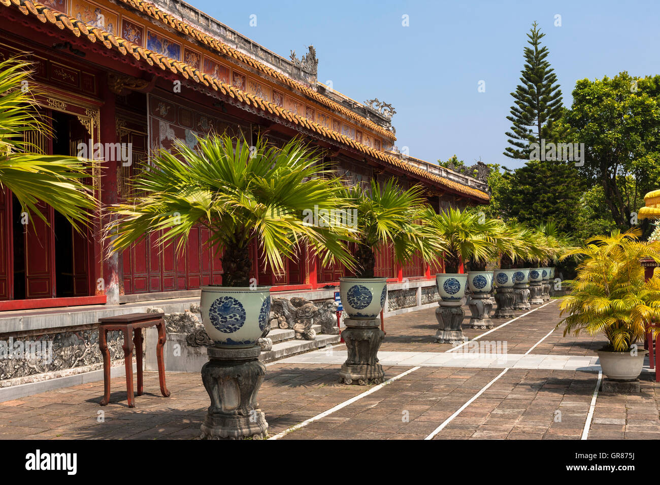 The the mieu temple of generations hi-res stock photography and images ...