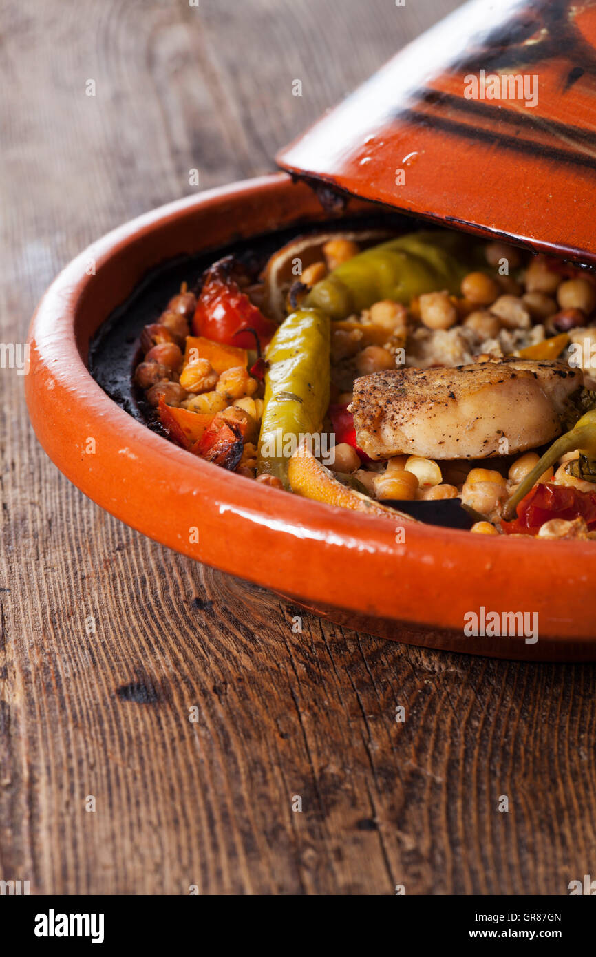Tajine oriental hi-res stock photography and images - Alamy