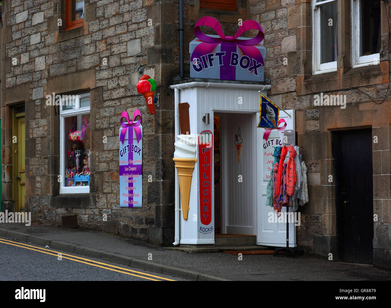 Scotland, building, presents shop, poison shop, business in the place ...