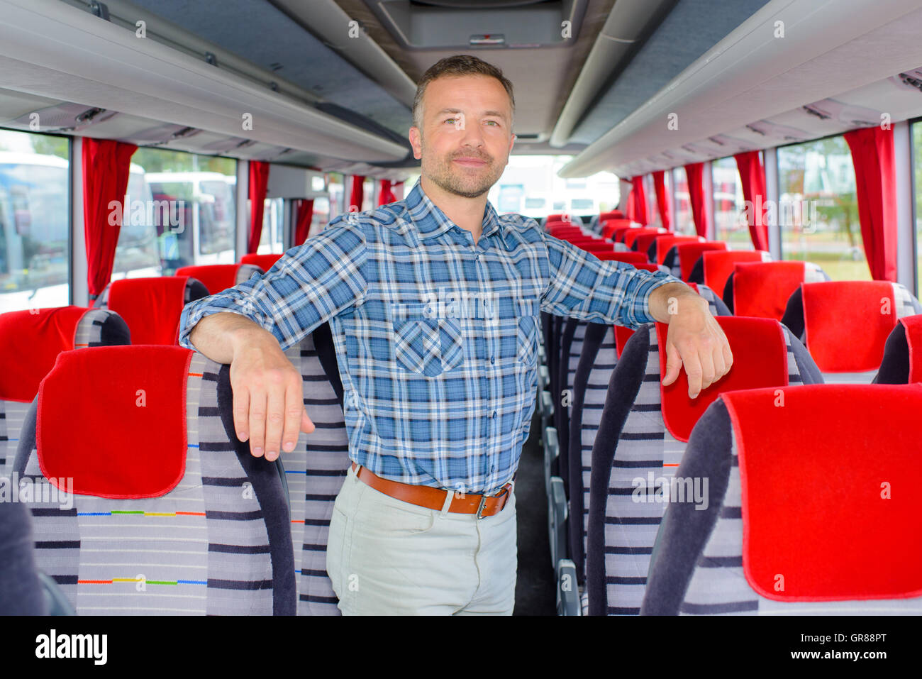 Bus passenger vehicle private hi-res stock photography and images - Alamy