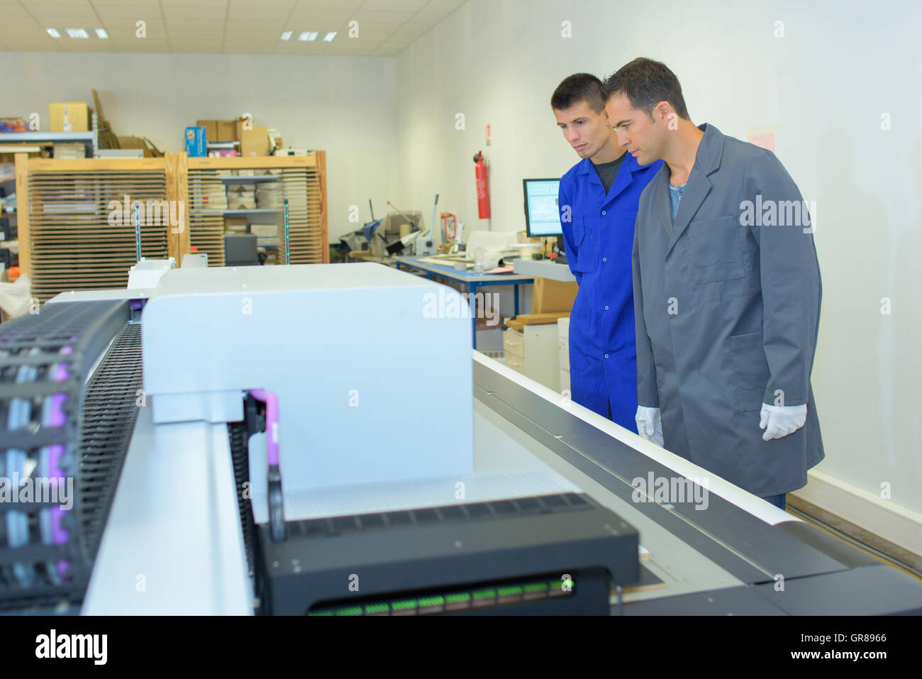 Machine operator printing hi-res stock photography and images - Alamy