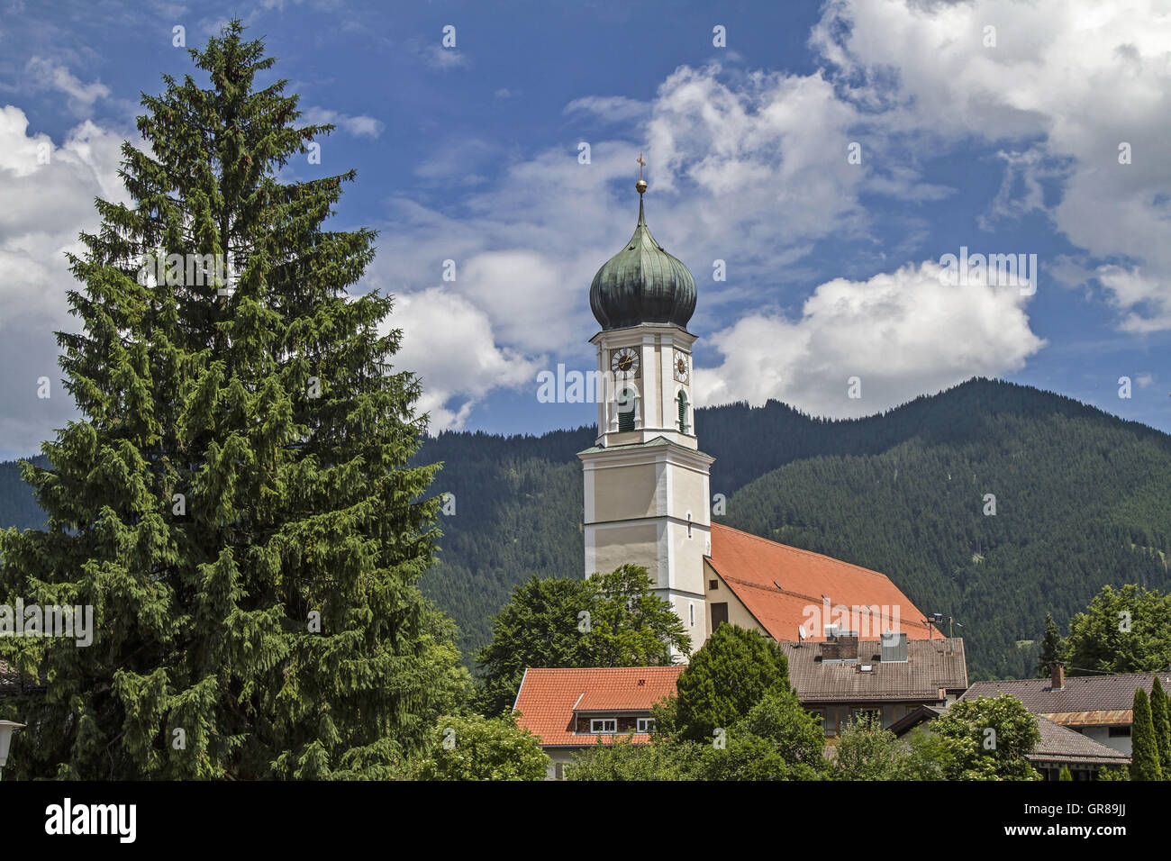 St. Peter And Paul, The Catholic Parish Church Of Oberammergau Was Built In Baroque Style Stock ...