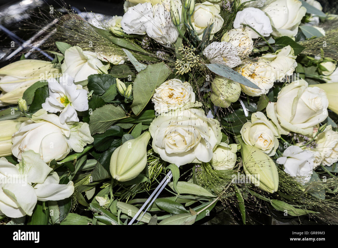 Bride car hi-res stock photography and images - Alamy