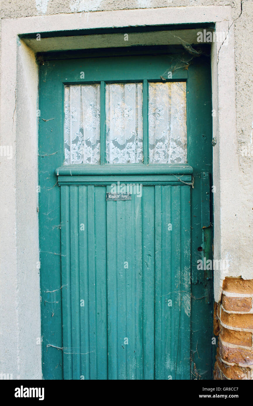 Orphaned door hi-res stock photography and images - Alamy