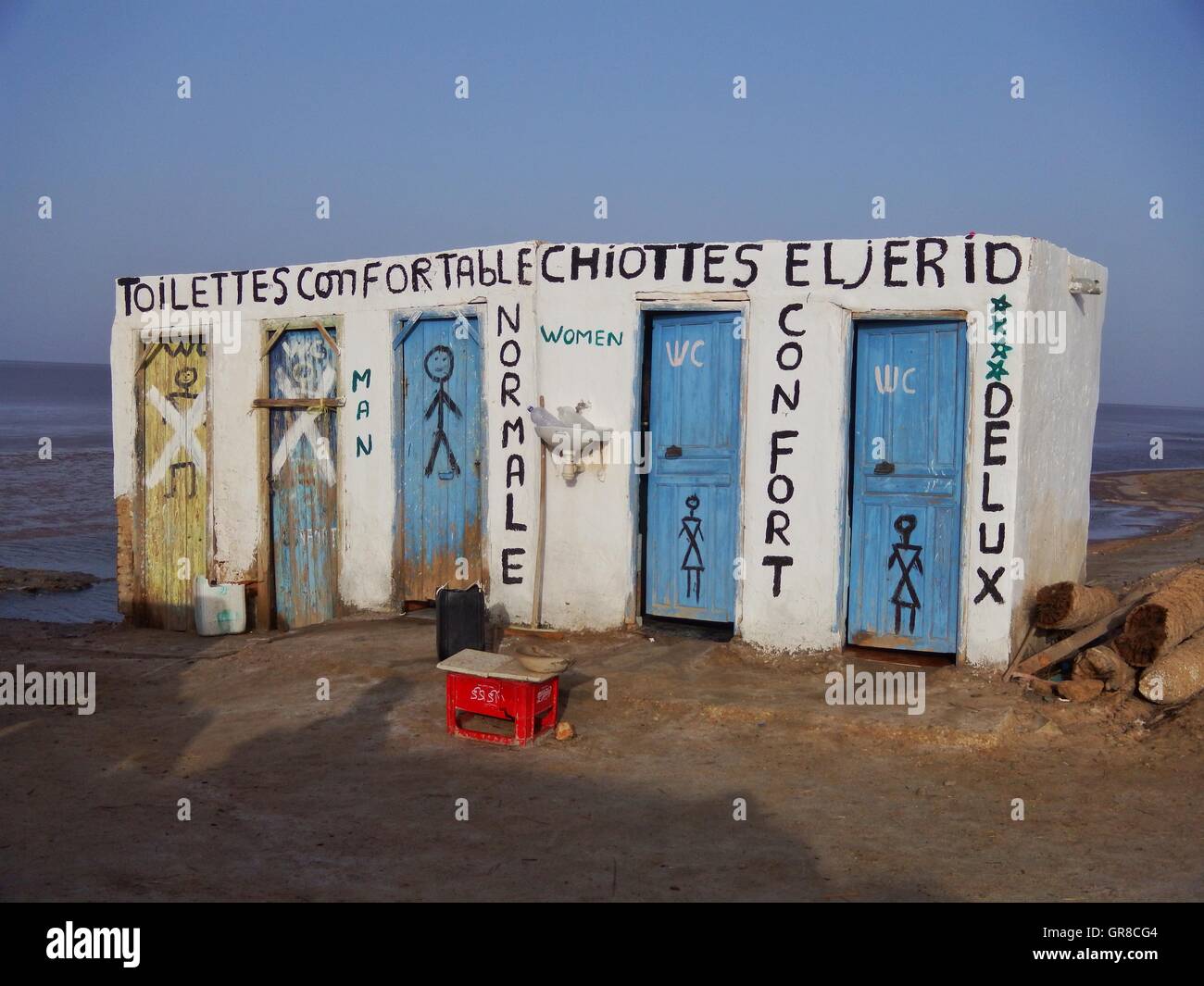 Public restroom on beach hi-res stock photography and images - Alamy