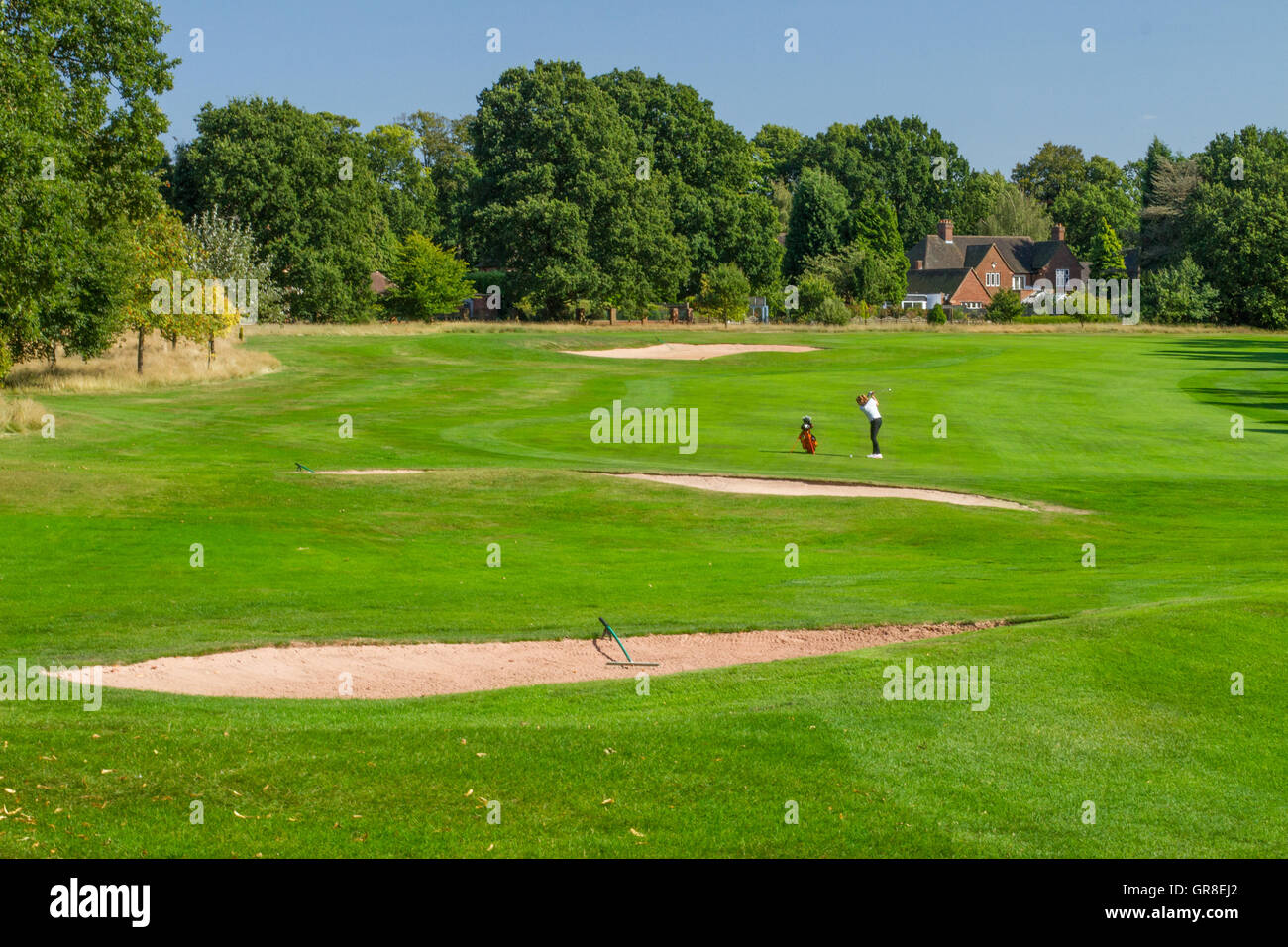 Golf ball in bunker hi-res stock photography and images - Alamy