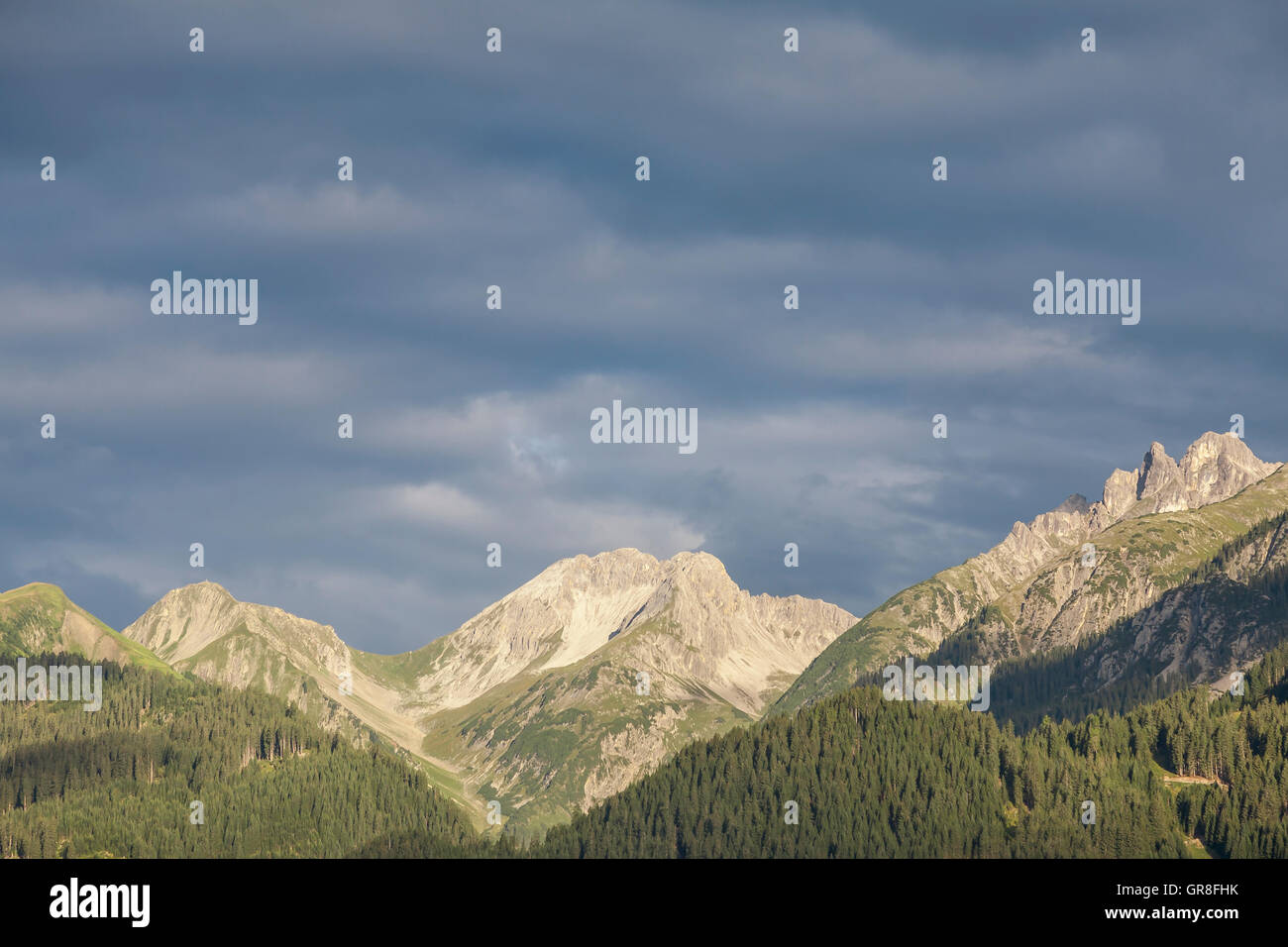 Morning Mood In The Lechtal Alps Stock Photo - Alamy