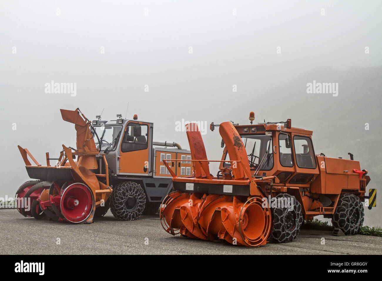 Tracked snow vehicle hi-res stock photography and images - Alamy