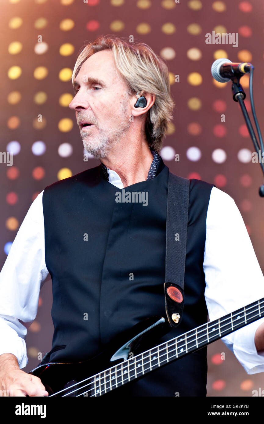 Mike rutherford hi-res stock photography and images - Alamy