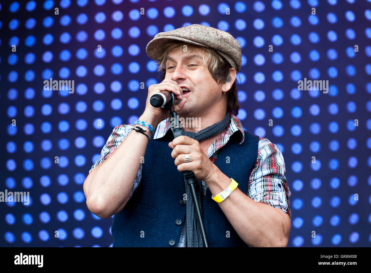 Stage mechanics hi-res stock photography and images - Alamy