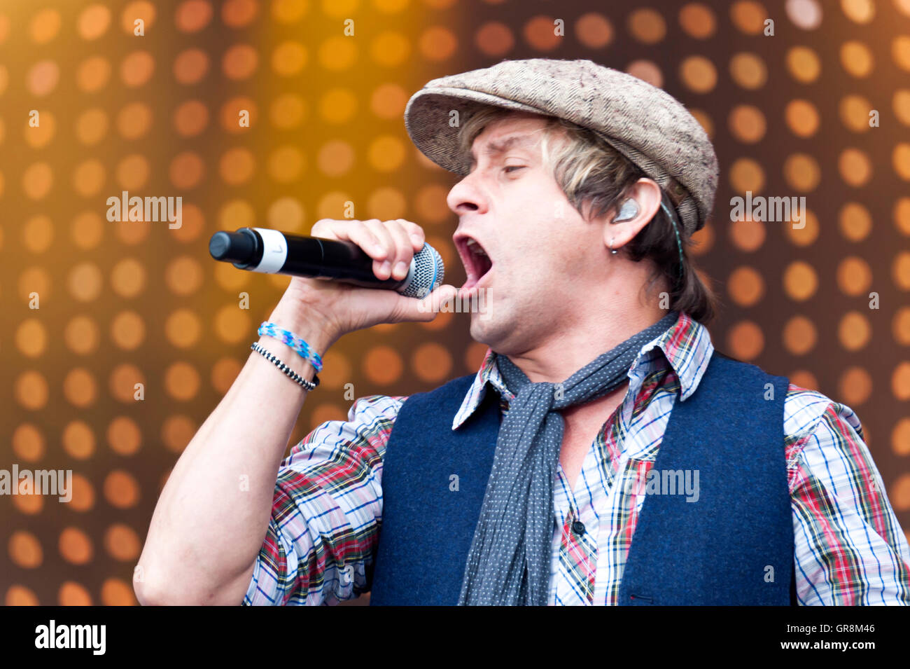 Stage mechanics hi-res stock photography and images - Alamy