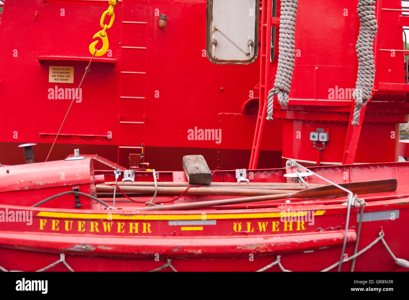 Firefighting ship hi-res stock photography and images - Alamy