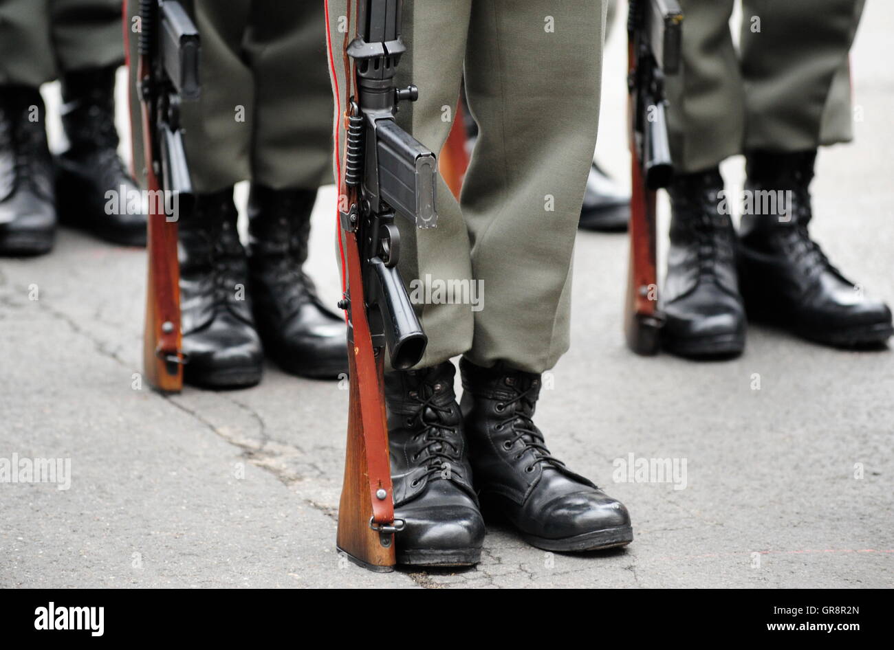 Guard soldiers hi-res stock photography and images - Alamy