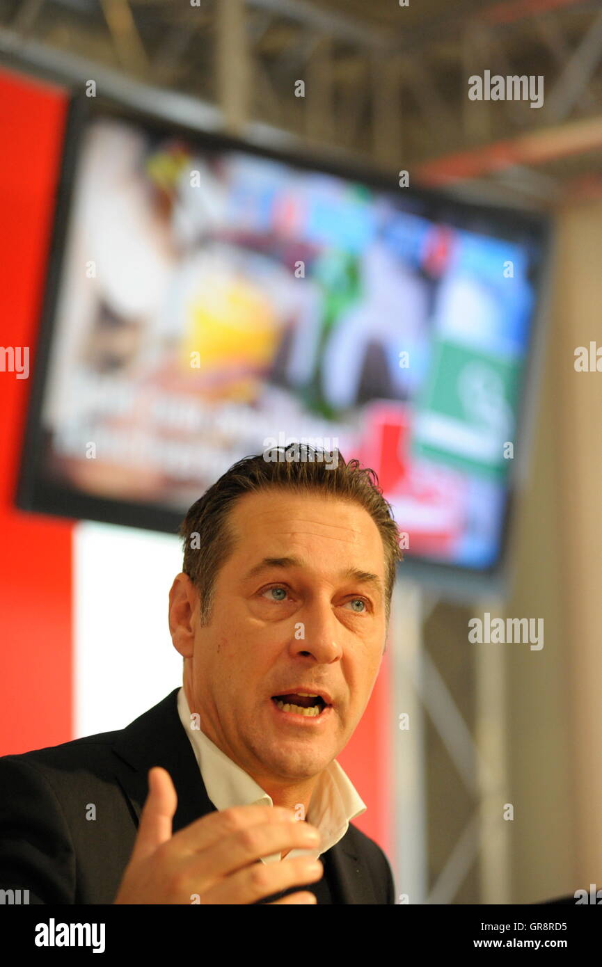 Hc strache hi-res stock photography and images - Alamy