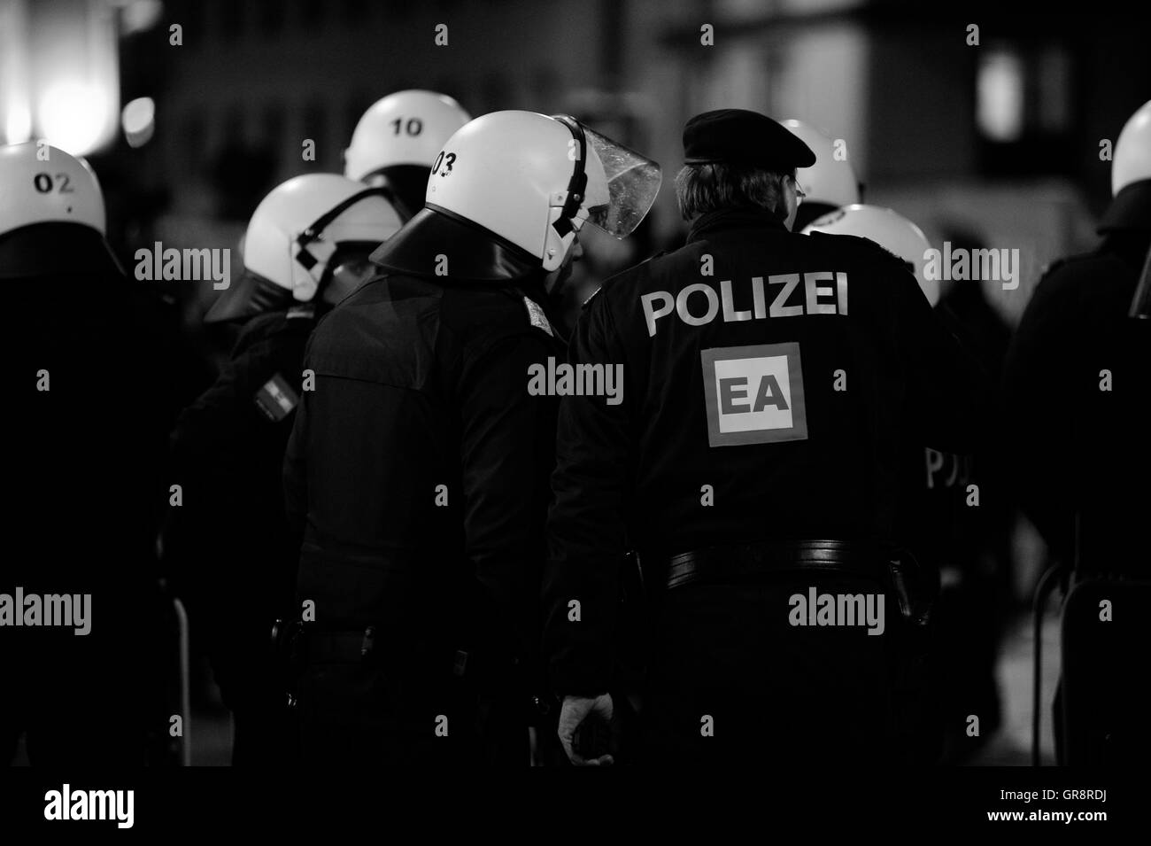 Riot unit hi-res stock photography and images - Alamy