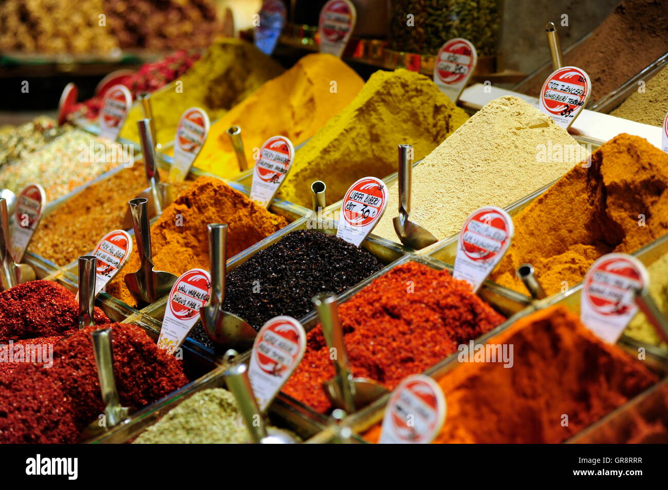 Spice Bazaar, Missir Tscharschi-Istanbul Stock Photo - Alamy