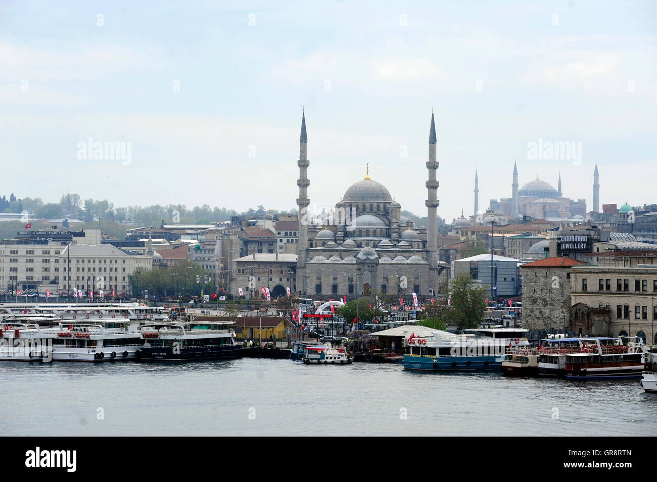 Harbor In The Old Part Of Istanbul Stock Photo - Alamy