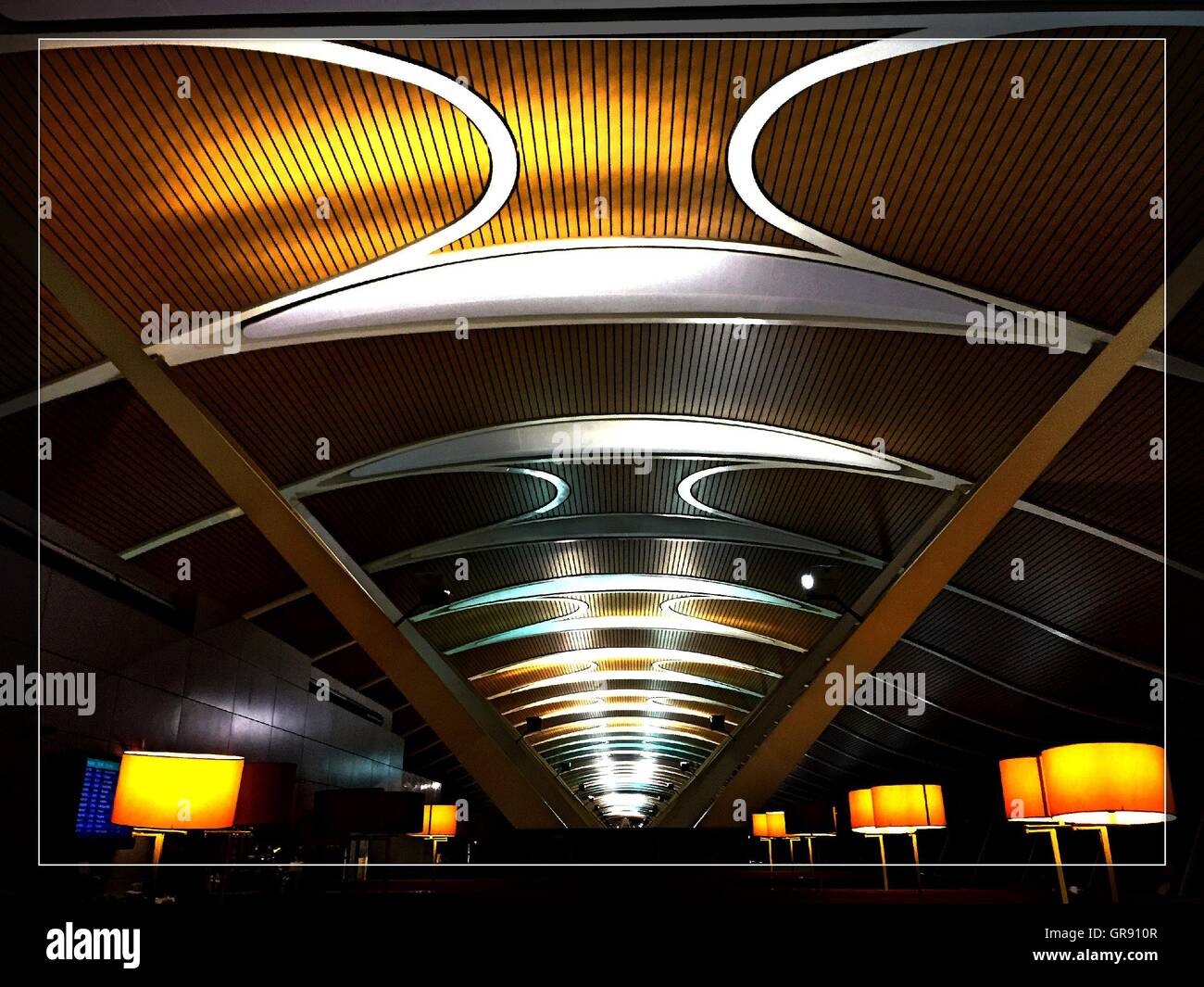 Interior building lighting hi-res stock photography and images - Alamy