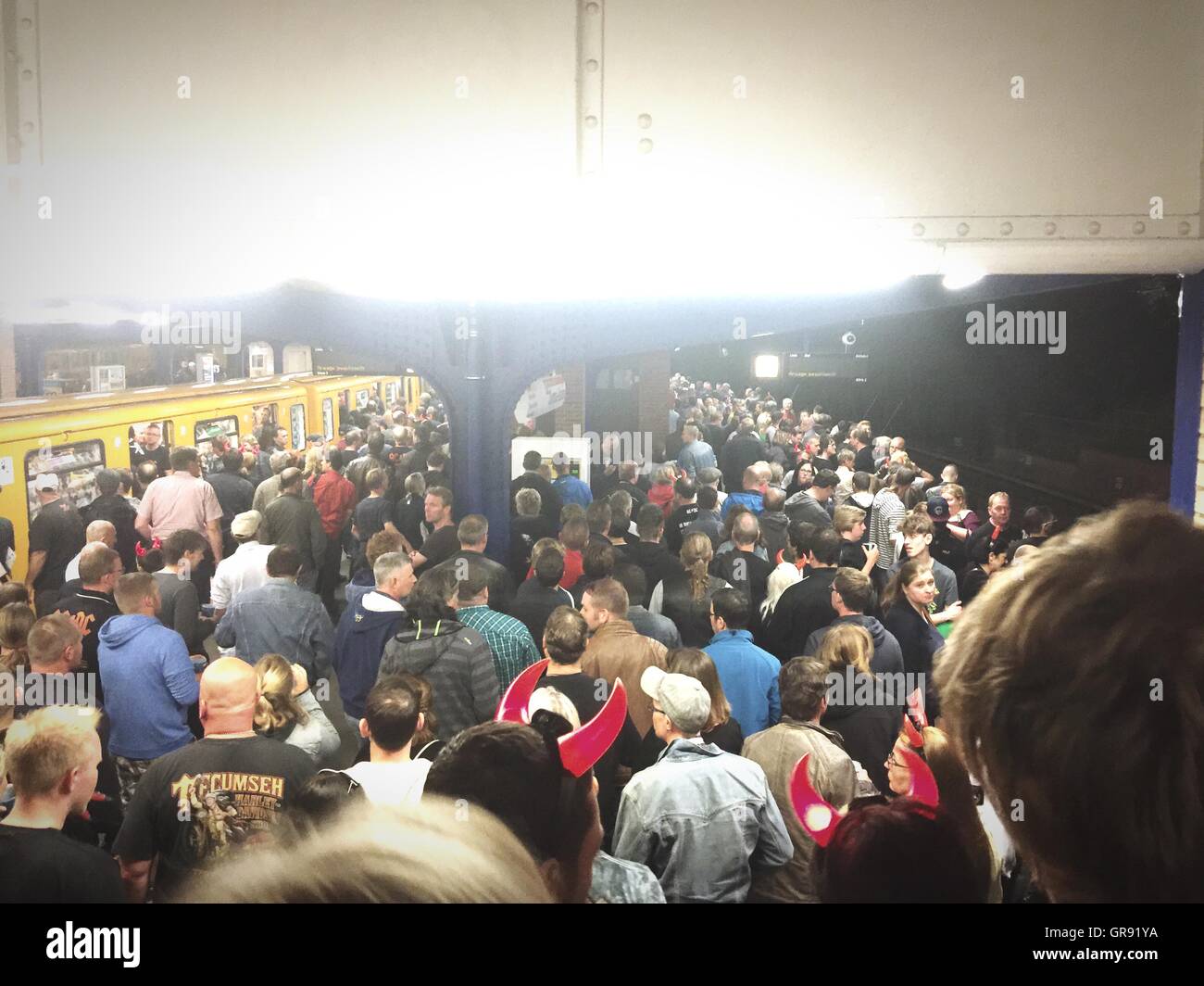 People entering hi-res stock photography and images - Alamy