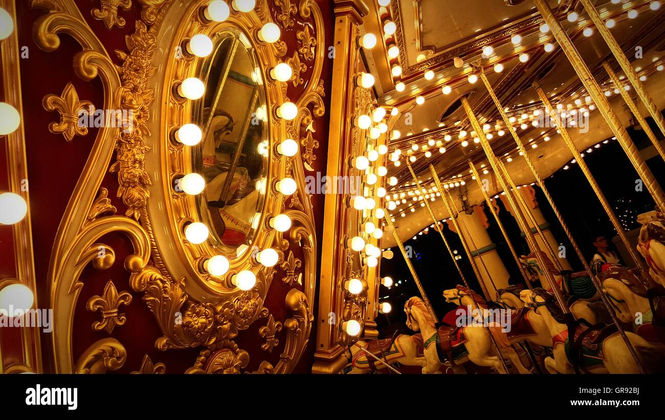 Old fashioned entertainment hi-res stock photography and images - Alamy