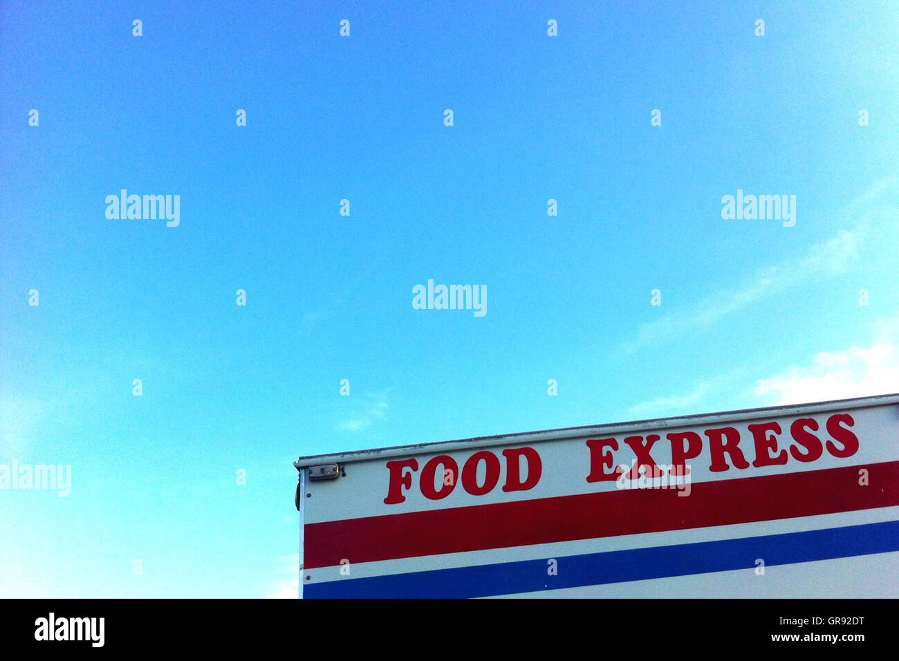 Grocery store exterior hi-res stock photography and images - Alamy