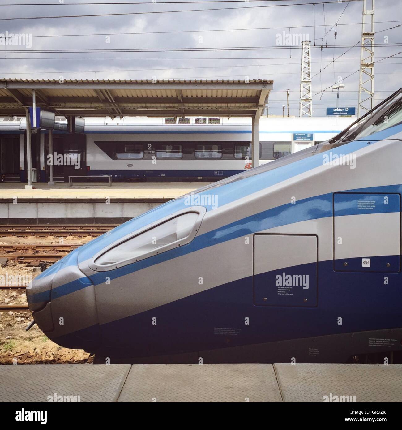 Warsaw east train station hi-res stock photography and images - Alamy