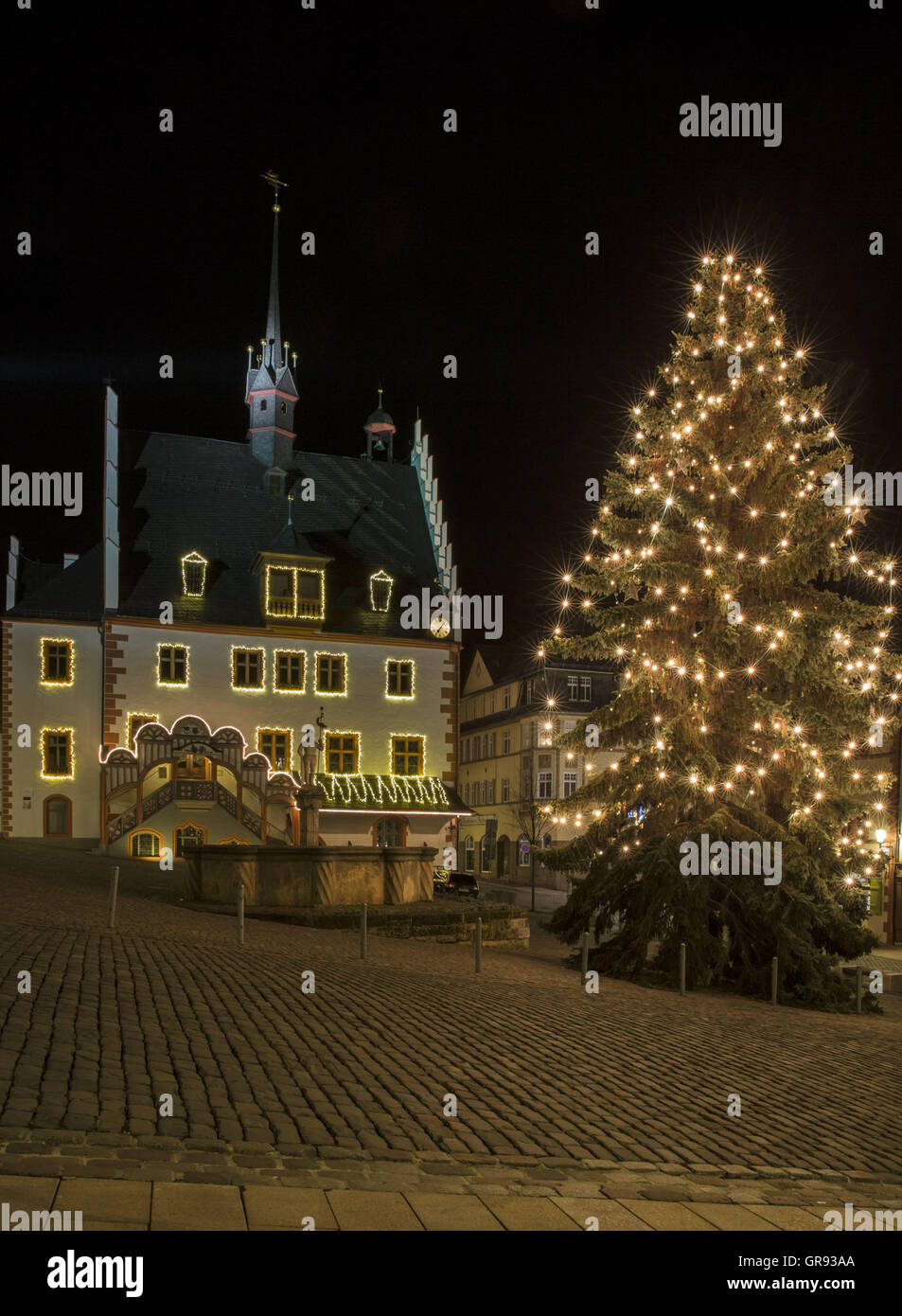 Christmas market at the red city hall hi-res stock photography and ...