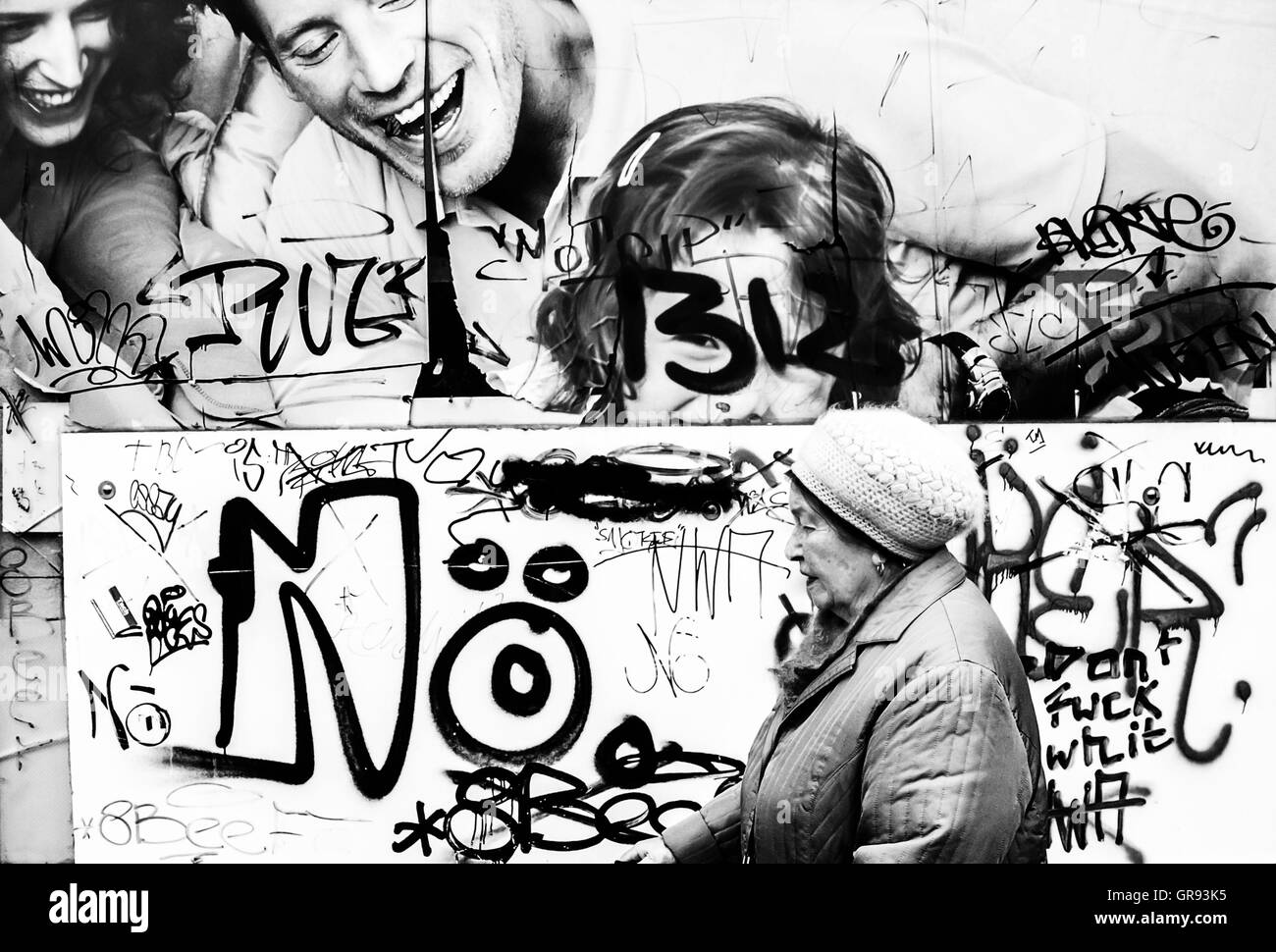 A old lady Black and White Stock Photos & Images - Alamy