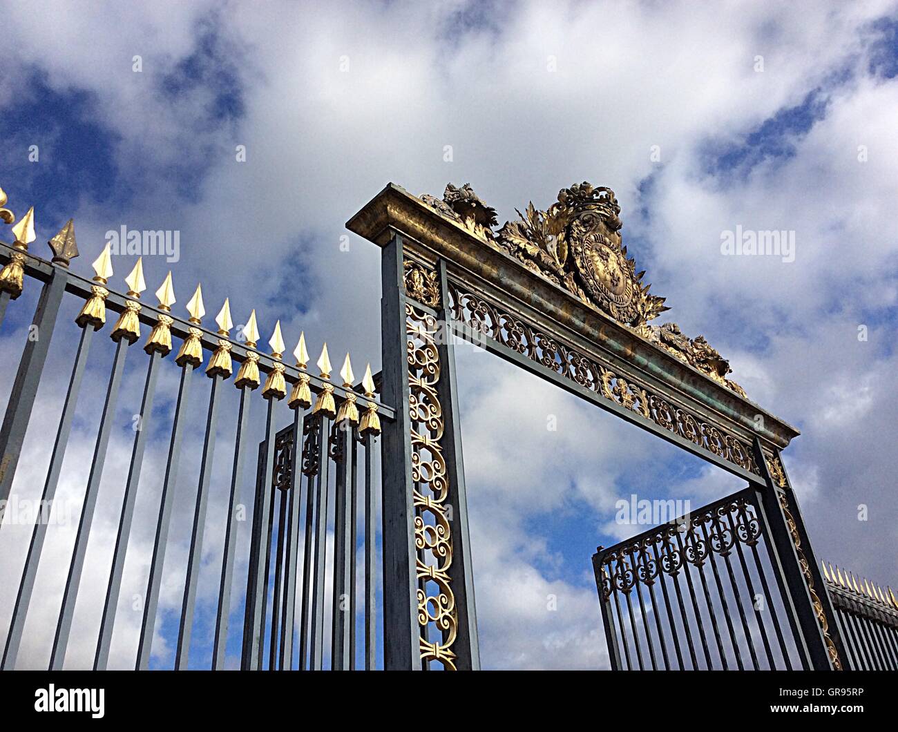 Gold gate hi-res stock photography and images - Alamy