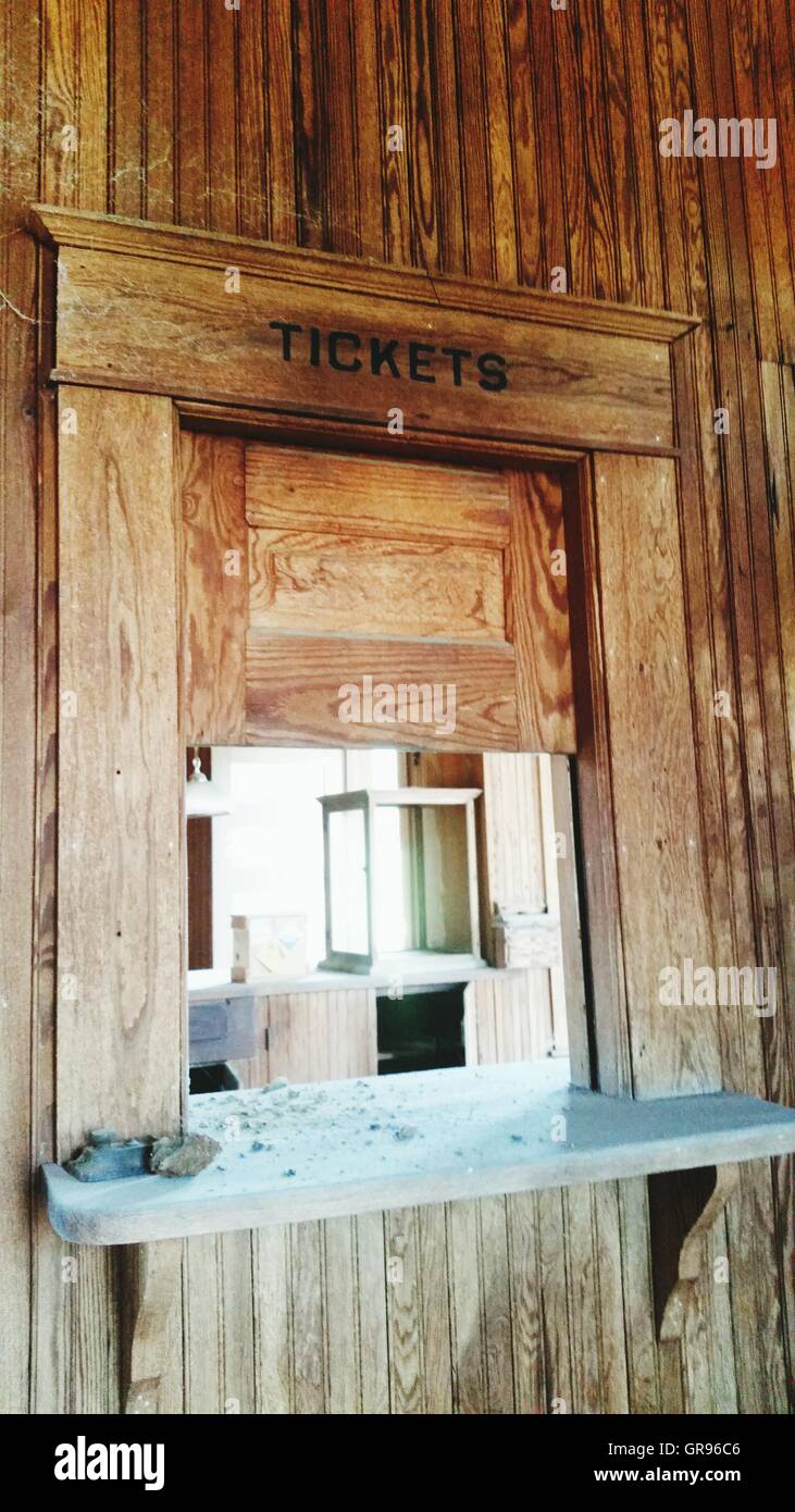 Old ticket counter hi-res stock photography and images - Alamy