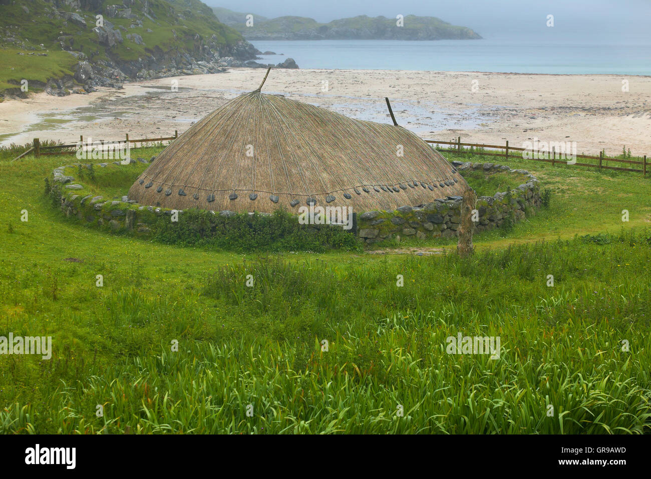 Traditional peat house hi-res stock photography and images - Alamy