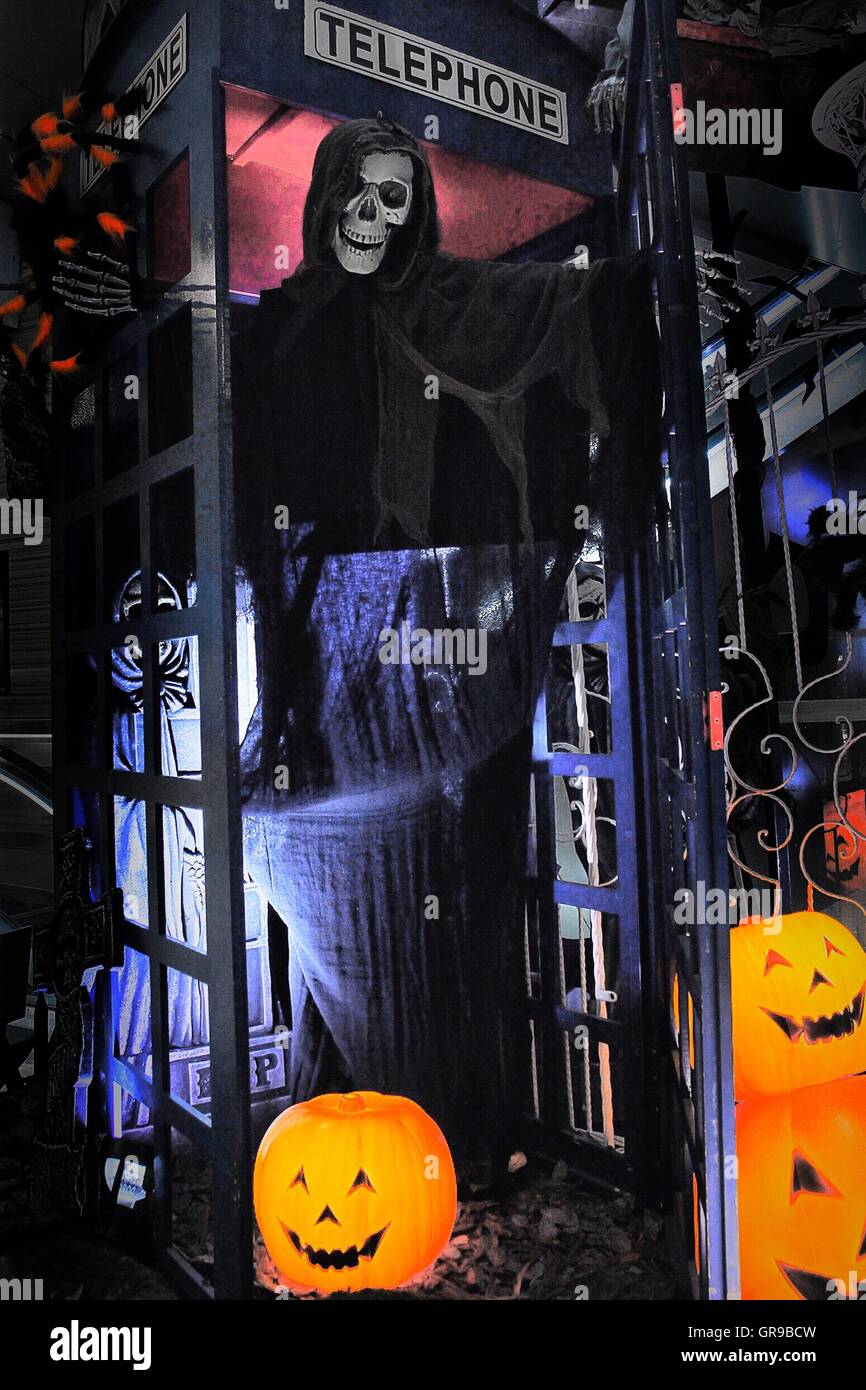 Art booth hi-res stock photography and images - Alamy