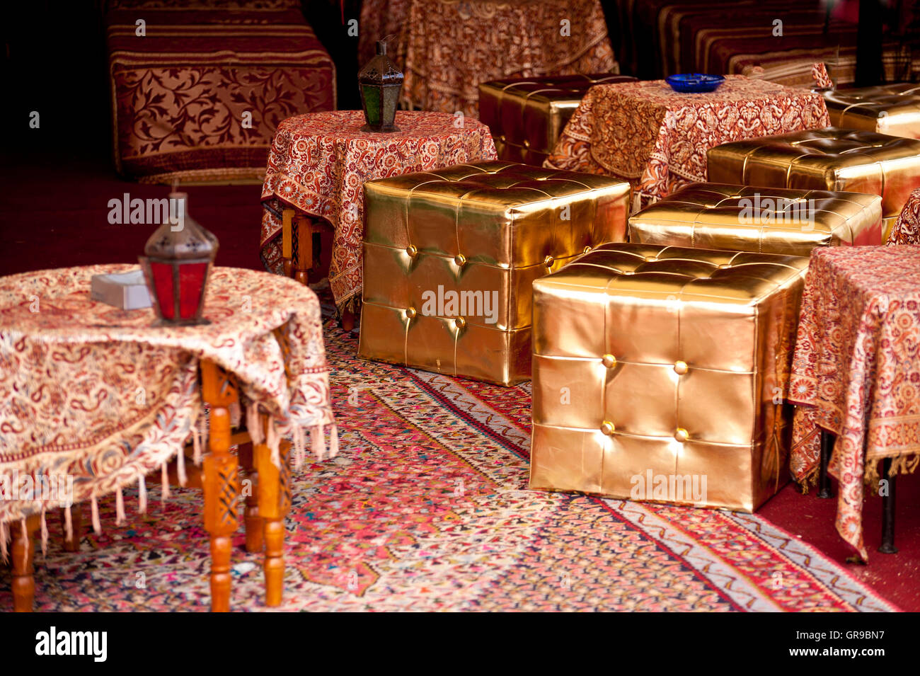 Shisha bar hi-res stock photography and images - Alamy