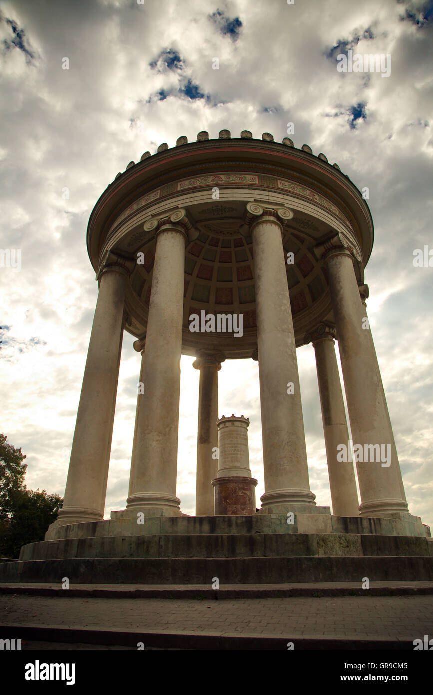 Monopteros hi-res stock photography and images - Alamy