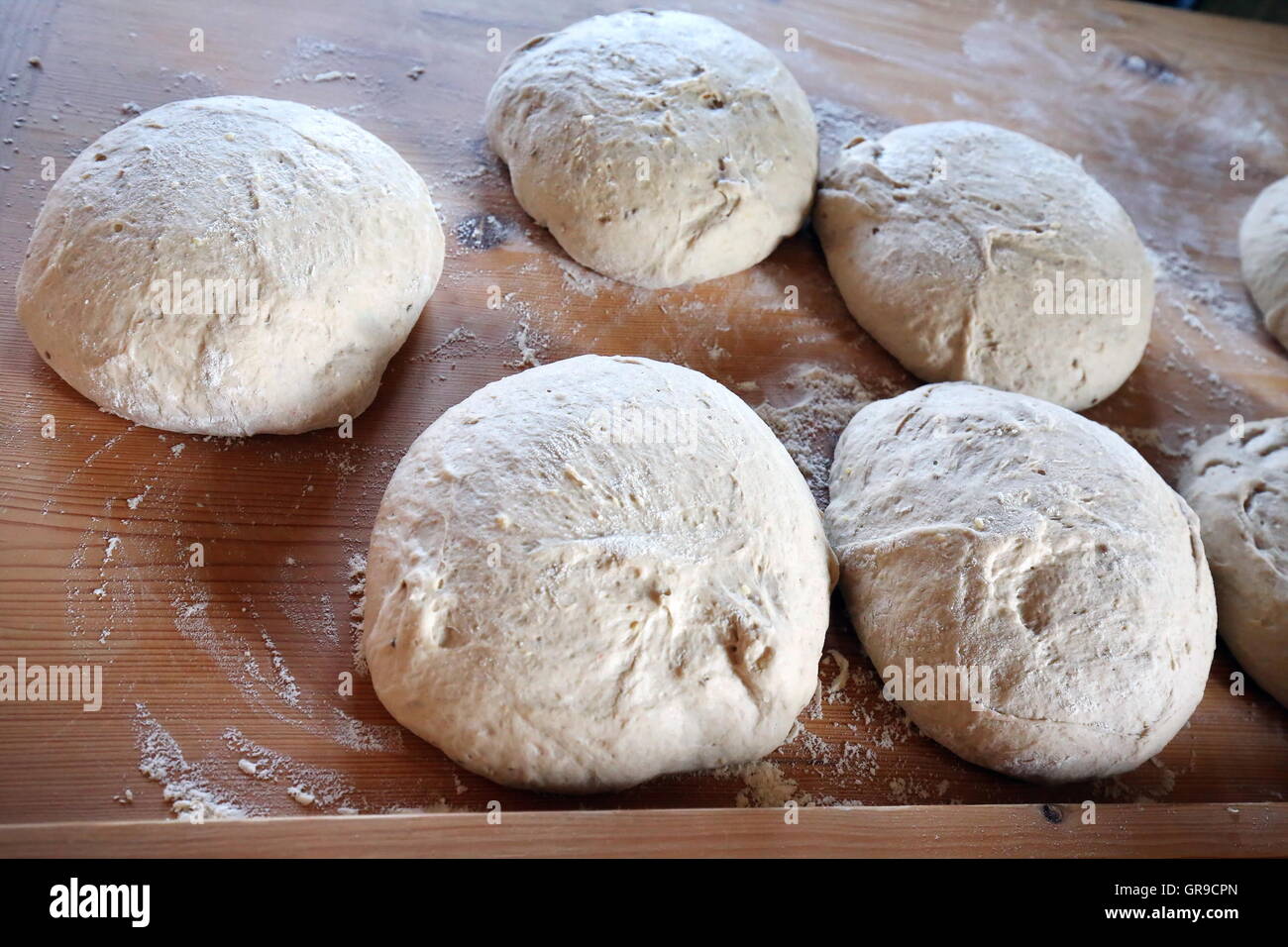 Baking bread hi-res stock photography and images - Alamy