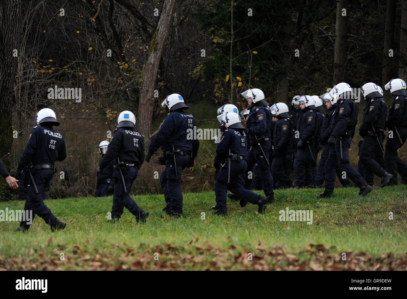 Riot police in spielberg hi-res stock photography and images - Alamy