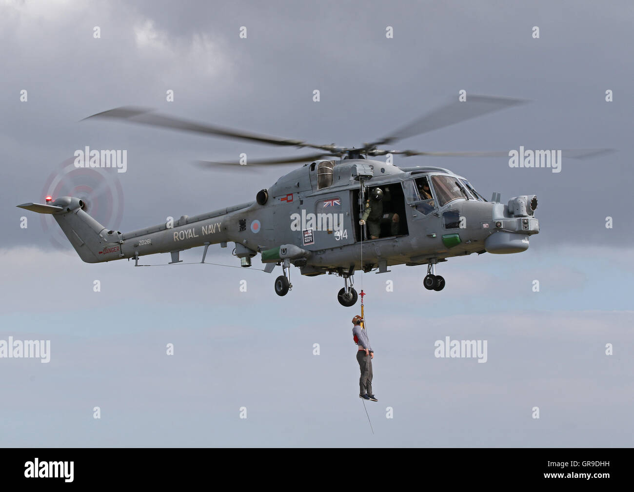 Royal navy mk8 lynx helicopter hi-res stock photography and images - Alamy