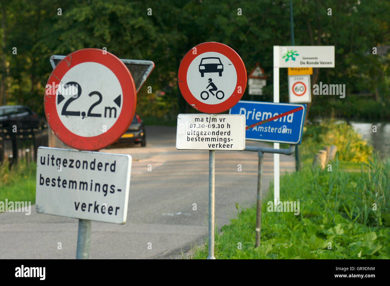 Too many road signs hi-res stock photography and images - Alamy