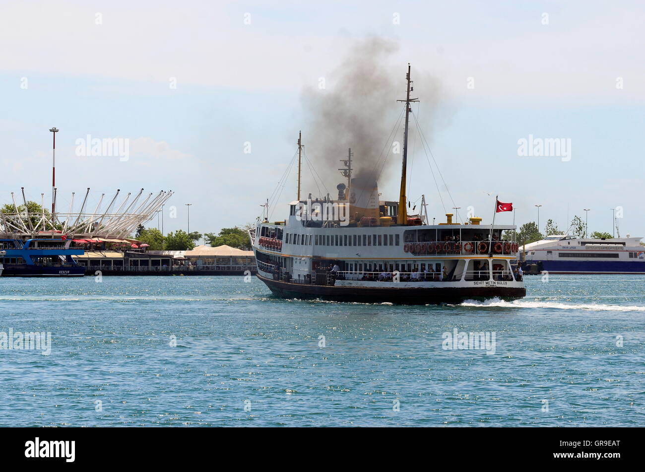 Harbour Area Of Kadiköy, Asian Part Of Istanbul Stock Photo - Alamy