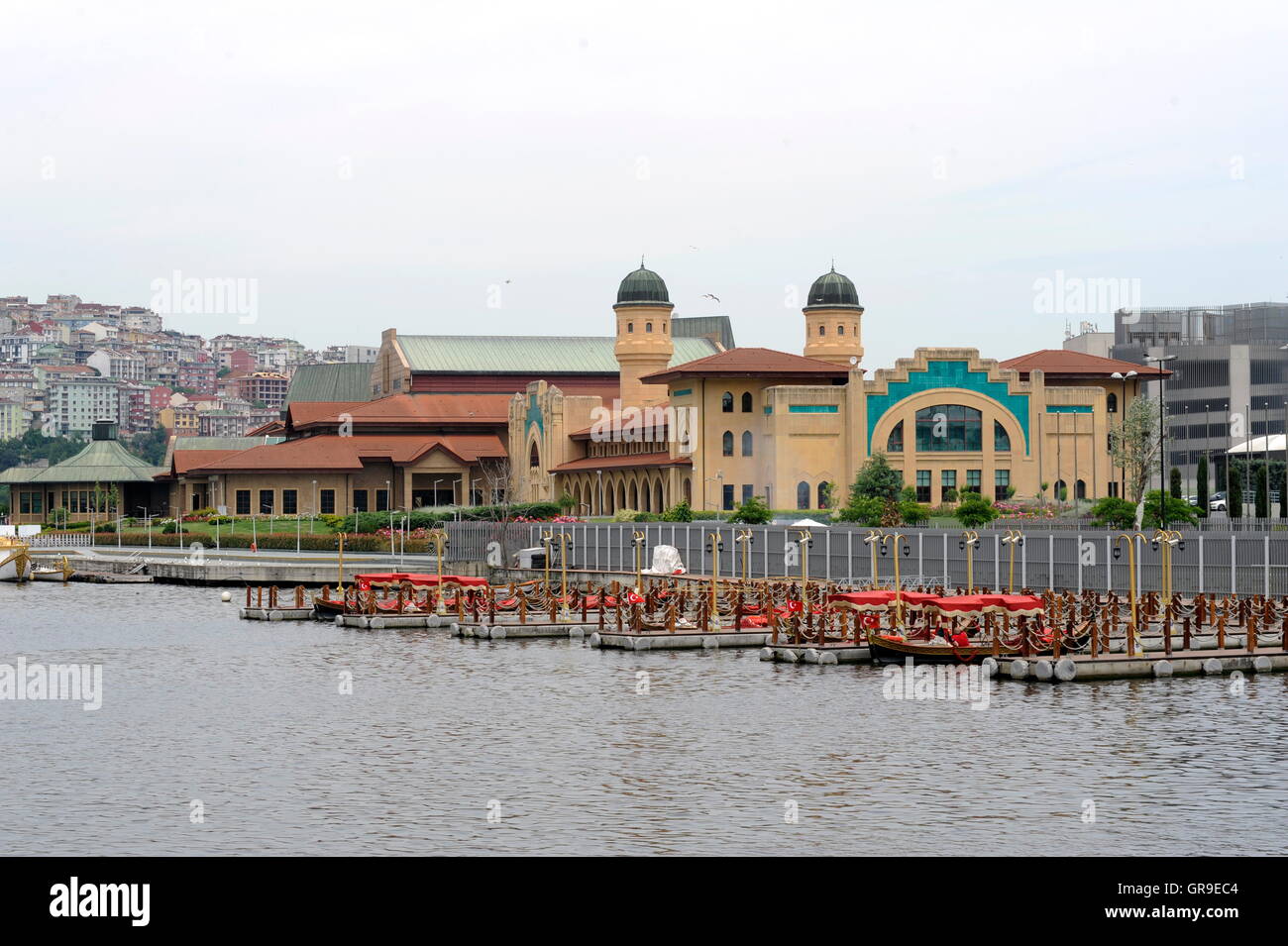 The Golden Horn In Istanbul, Halic Congress Center Stock Photo - Alamy