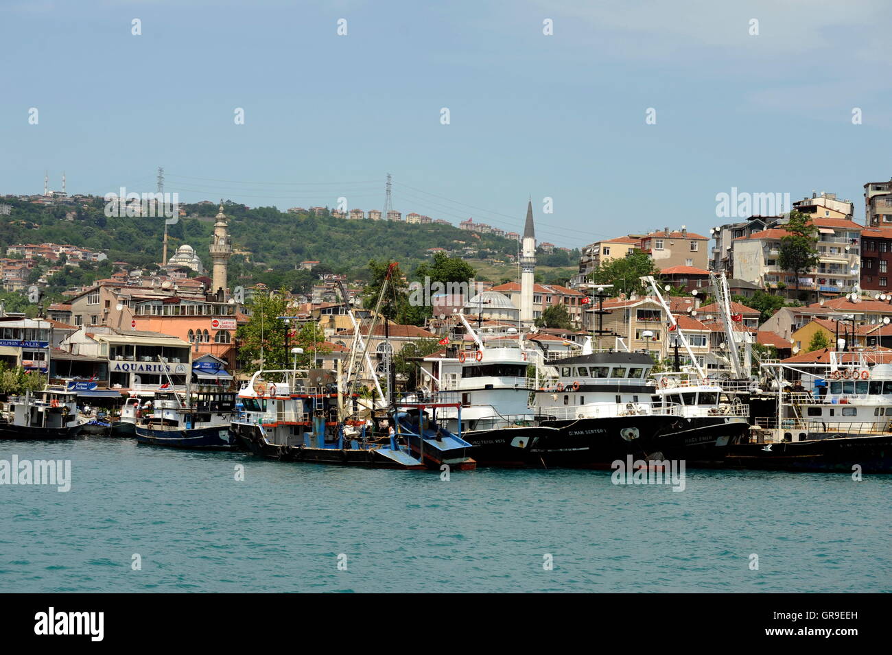 Bosphorus tour boats hi-res stock photography and images - Alamy