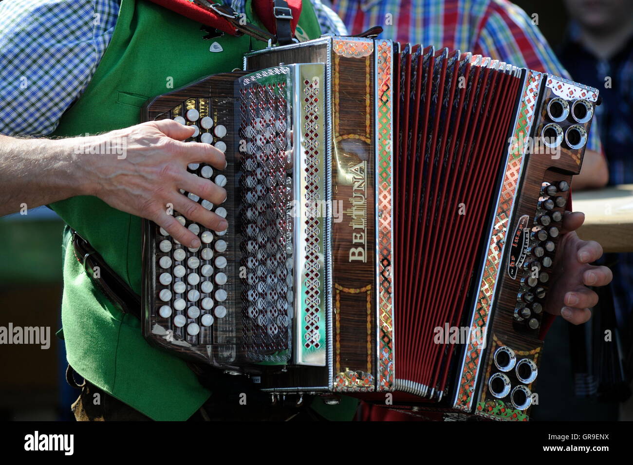 Austrian folk costume hi-res stock photography and images - Alamy