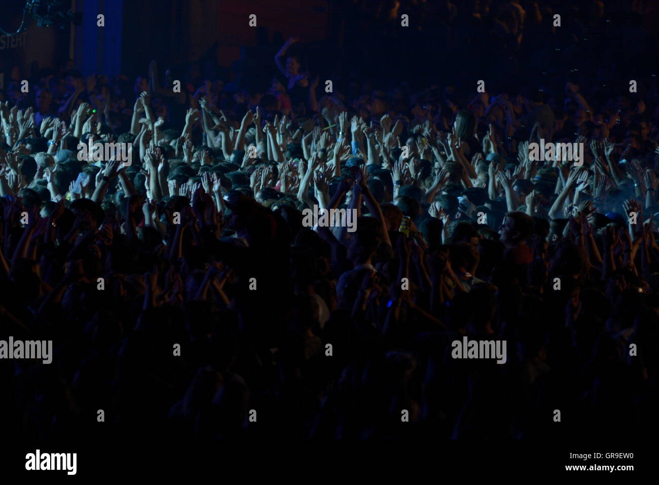 Audience teenager hi-res stock photography and images - Alamy