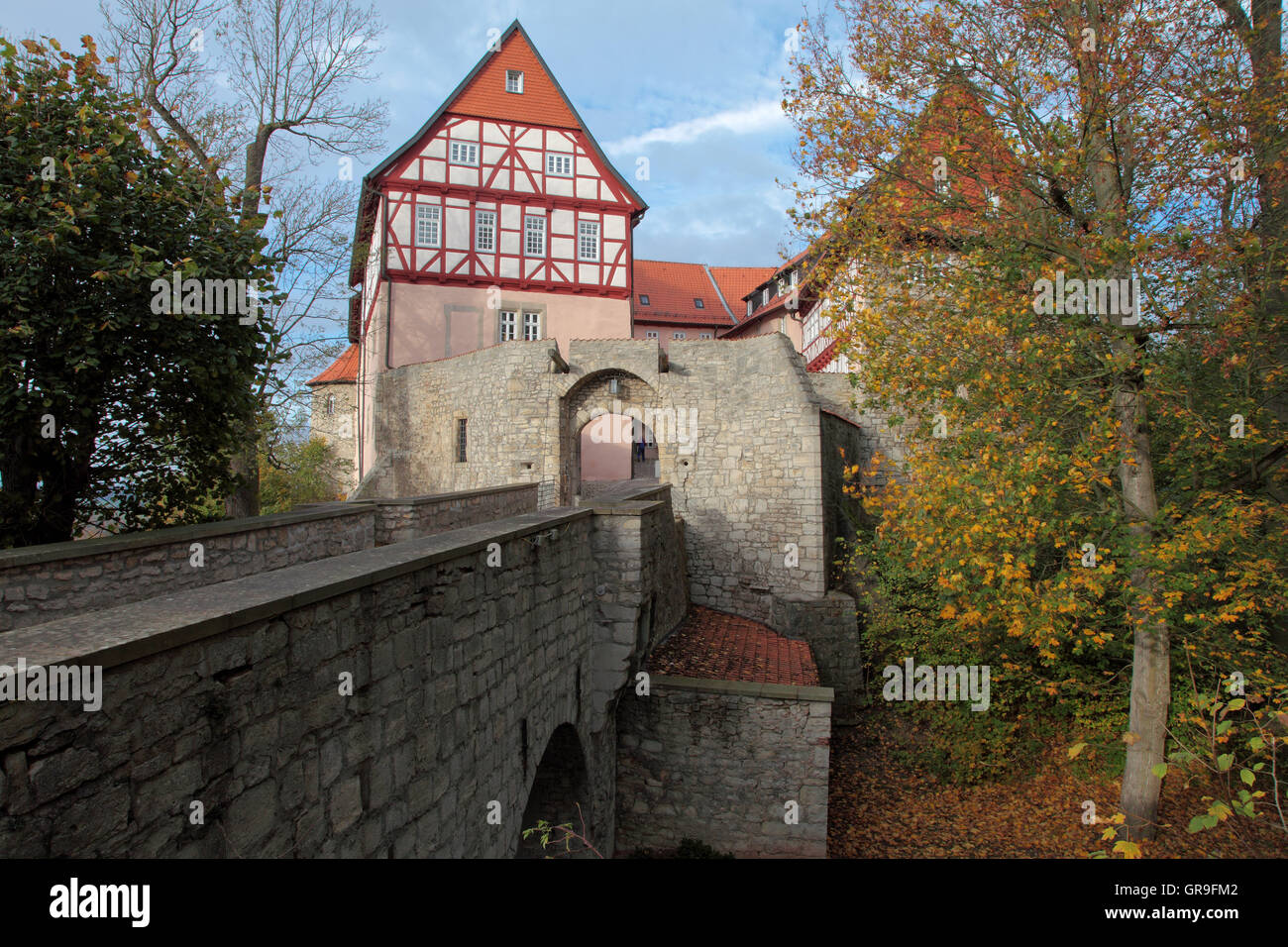 The castle entrance hi-res stock photography and images - Alamy