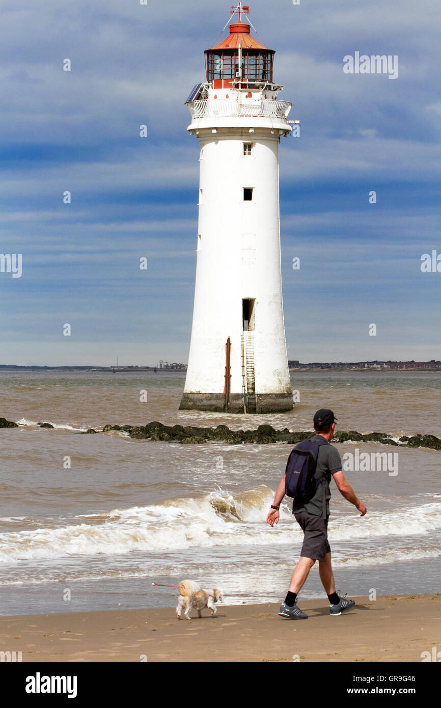 Holidaymakers enjoying the September sunshine on the beach in front of ...
