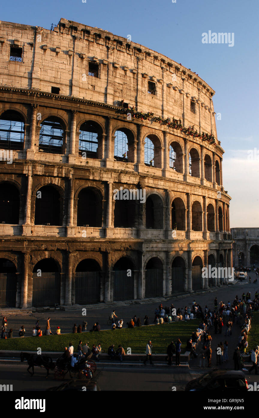 Fall of rome colosseum hi-res stock photography and images - Alamy