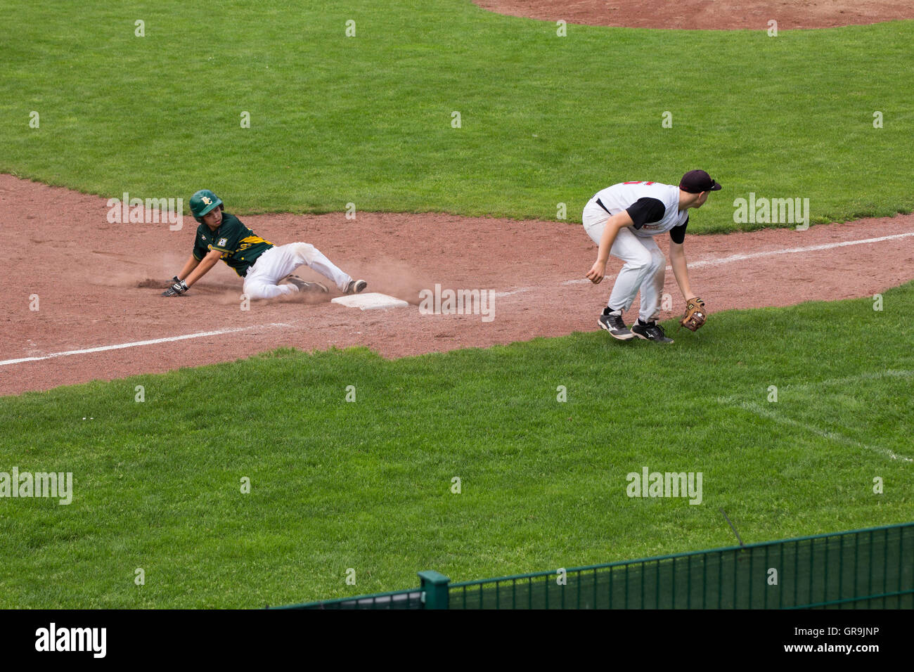Children with referee baseball hi-res stock photography and images - Alamy